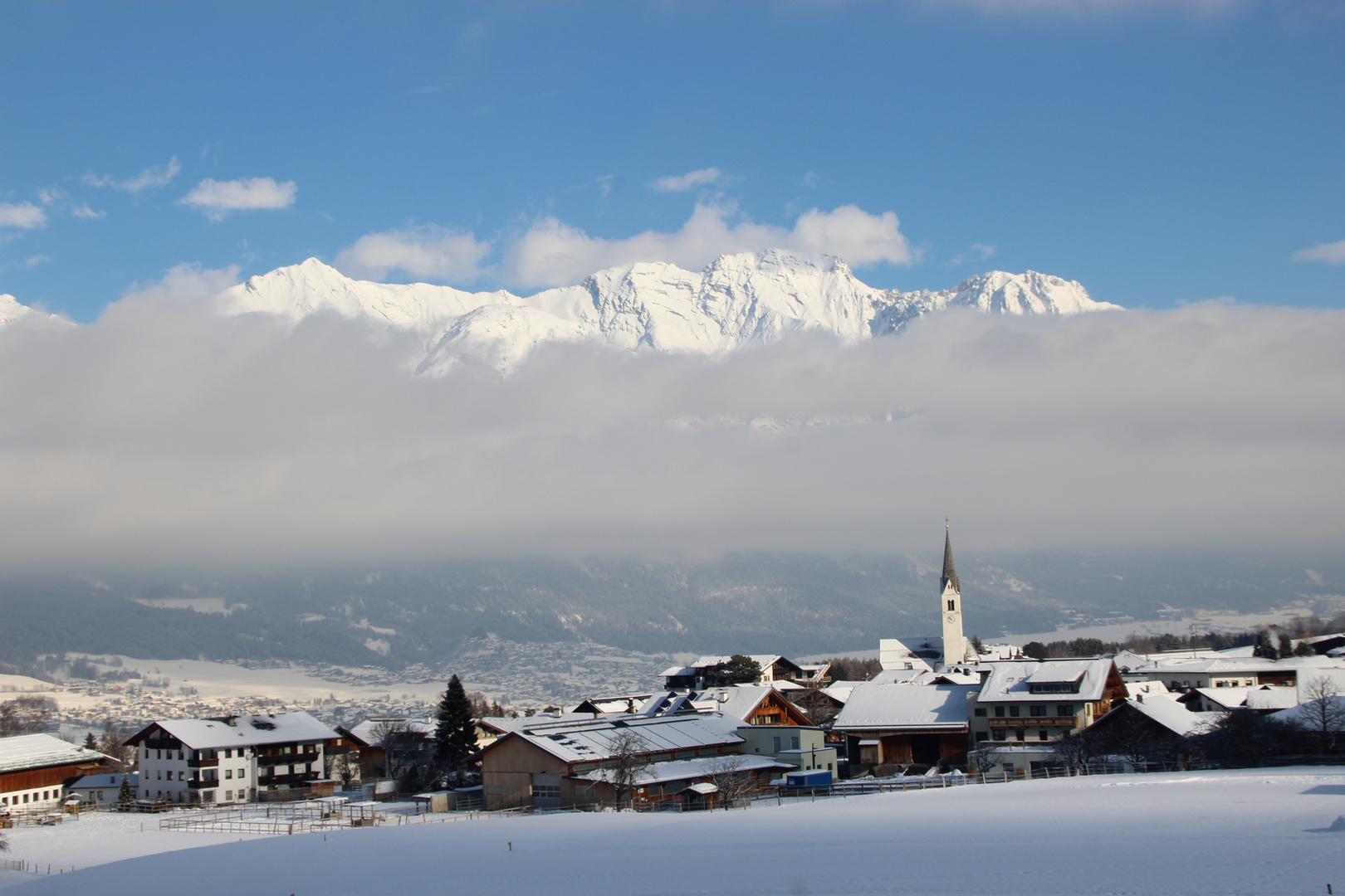 Blick auf Lans, Innsbruck und die Nordkette Foto & Bild | jahreszeiten ...