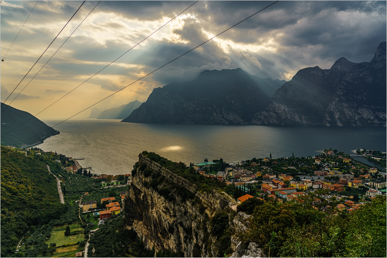 Blick auf Nago-Torbele Foto & Bild | himmel, natur, italien Bilder auf ...