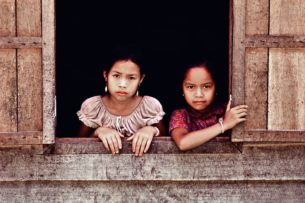 Blick aus dem Fenster Foto & Bild | asia, laos, kinder Bilder auf fotocommunity