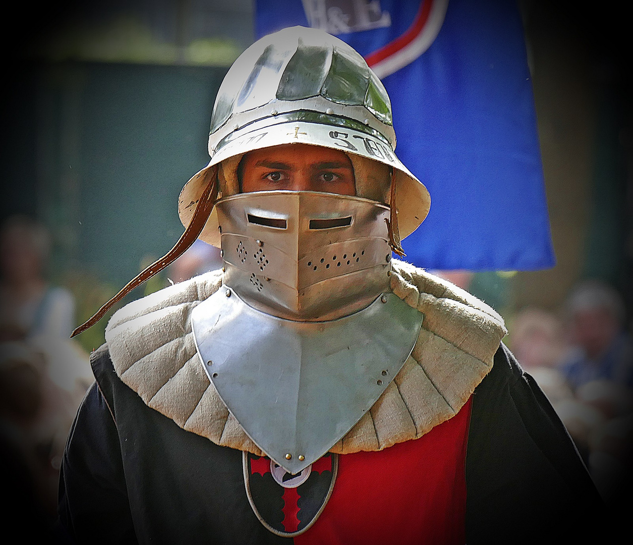 Blick des Knappen! Foto & Bild | erwachsene, menschen in der freizeit ...