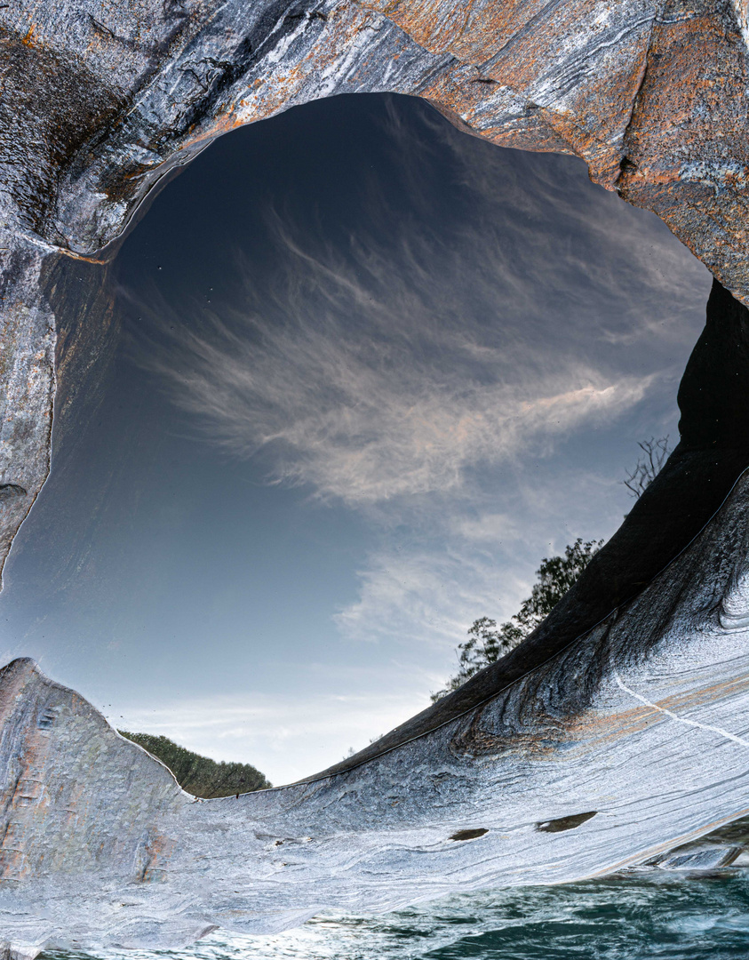 Blick durch die Pfütze Foto & Bild | europe, schweiz & liechtenstein, landschaft Bilder auf ...