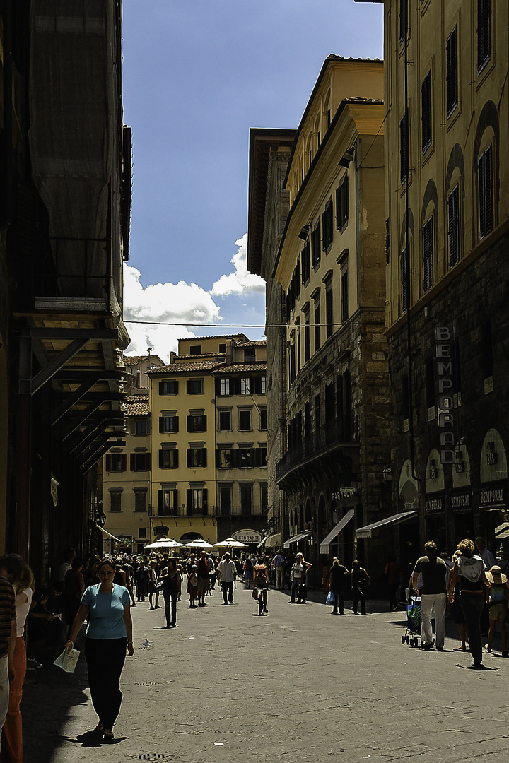 Blick durch die Via dei Calzaiuoli Foto & Bild | dokumentation, sommer ...