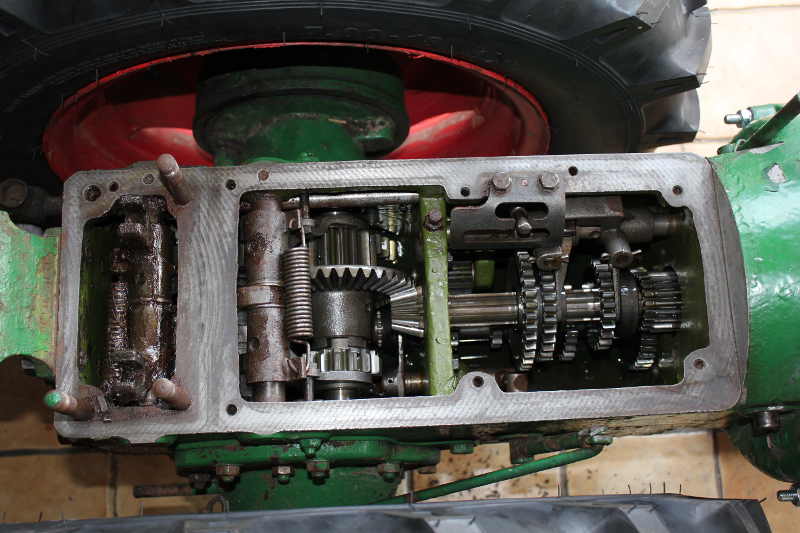 Blick in das Holder ED 2 Getriebe Foto & Bild | industrie und technik, traktoren ...