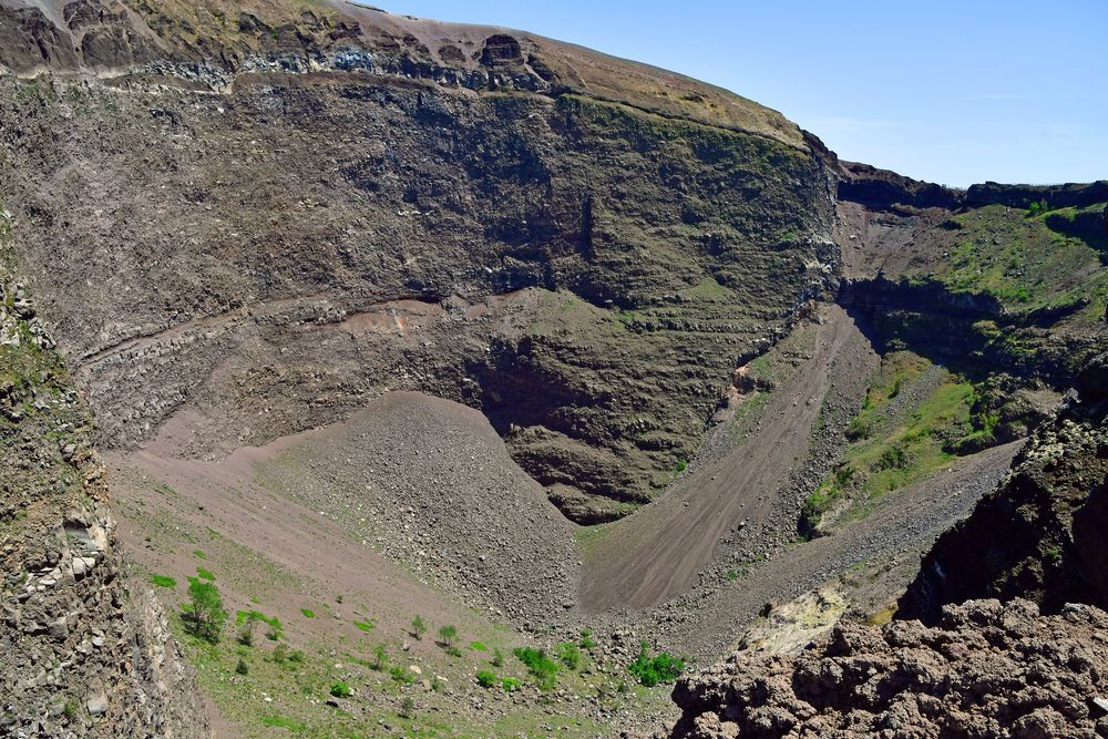 Blick in den Krater des Vesuv Foto & Bild | europe, italy, vatican city ...