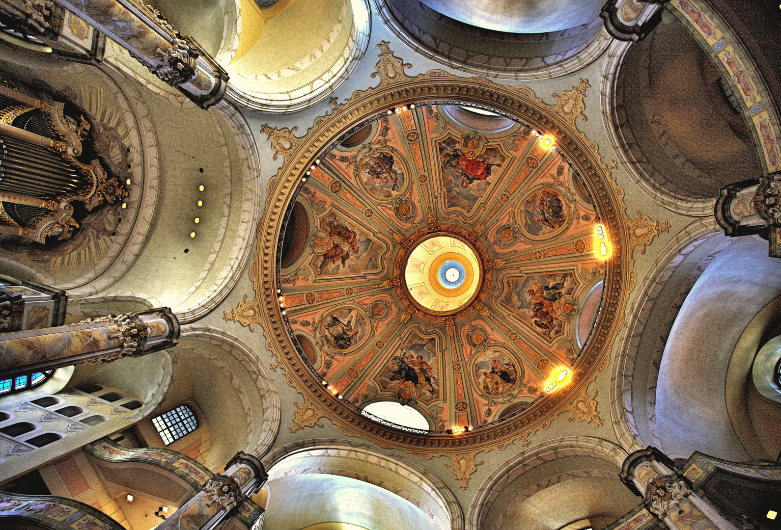 Blick in die Kuppel der Frauenkirche in Dresden Foto & Bild | architektur, sakralbauten ...