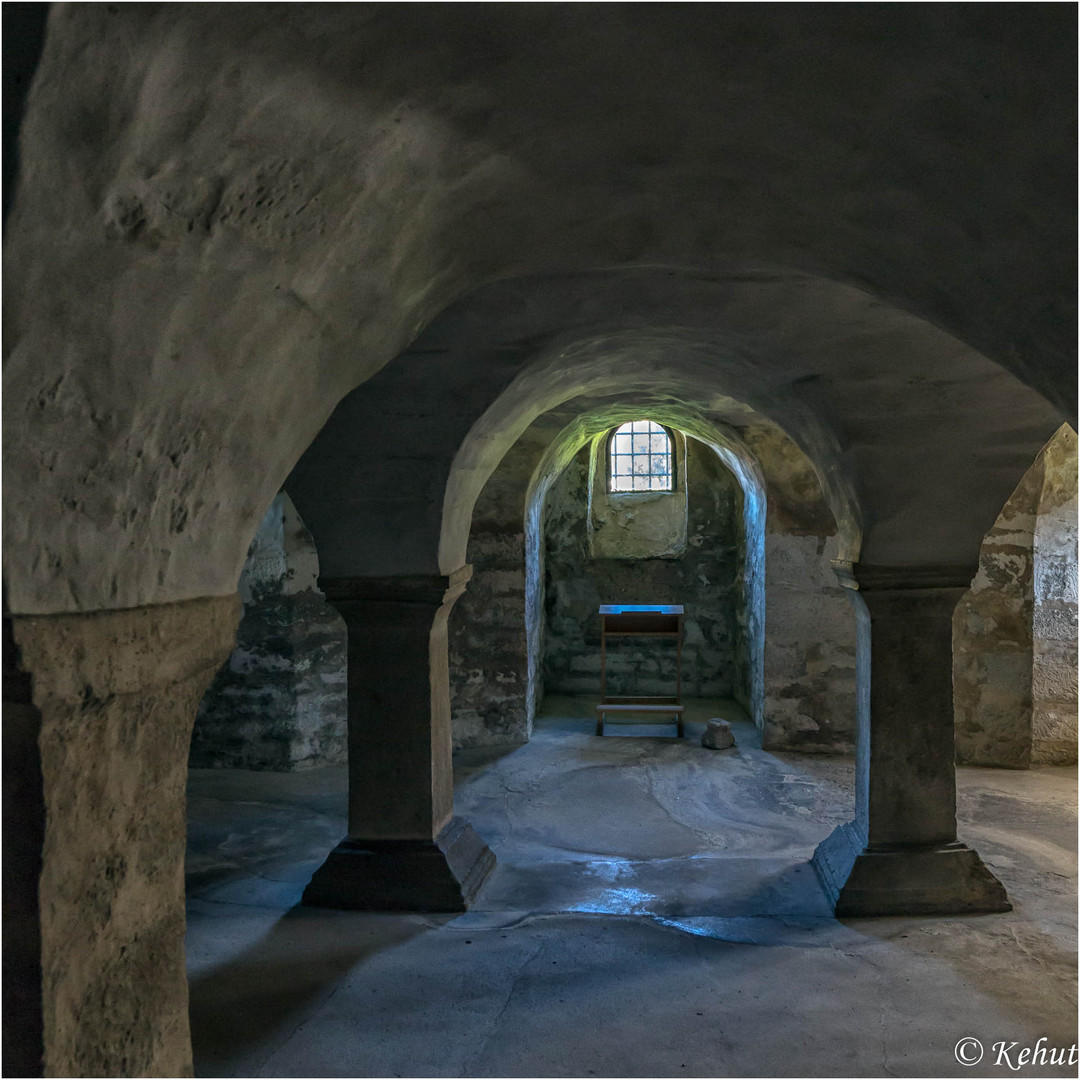 Blick in die Ostkrypta -Stiftskirche St. Cyriakus Gernrode Foto & Bild ...