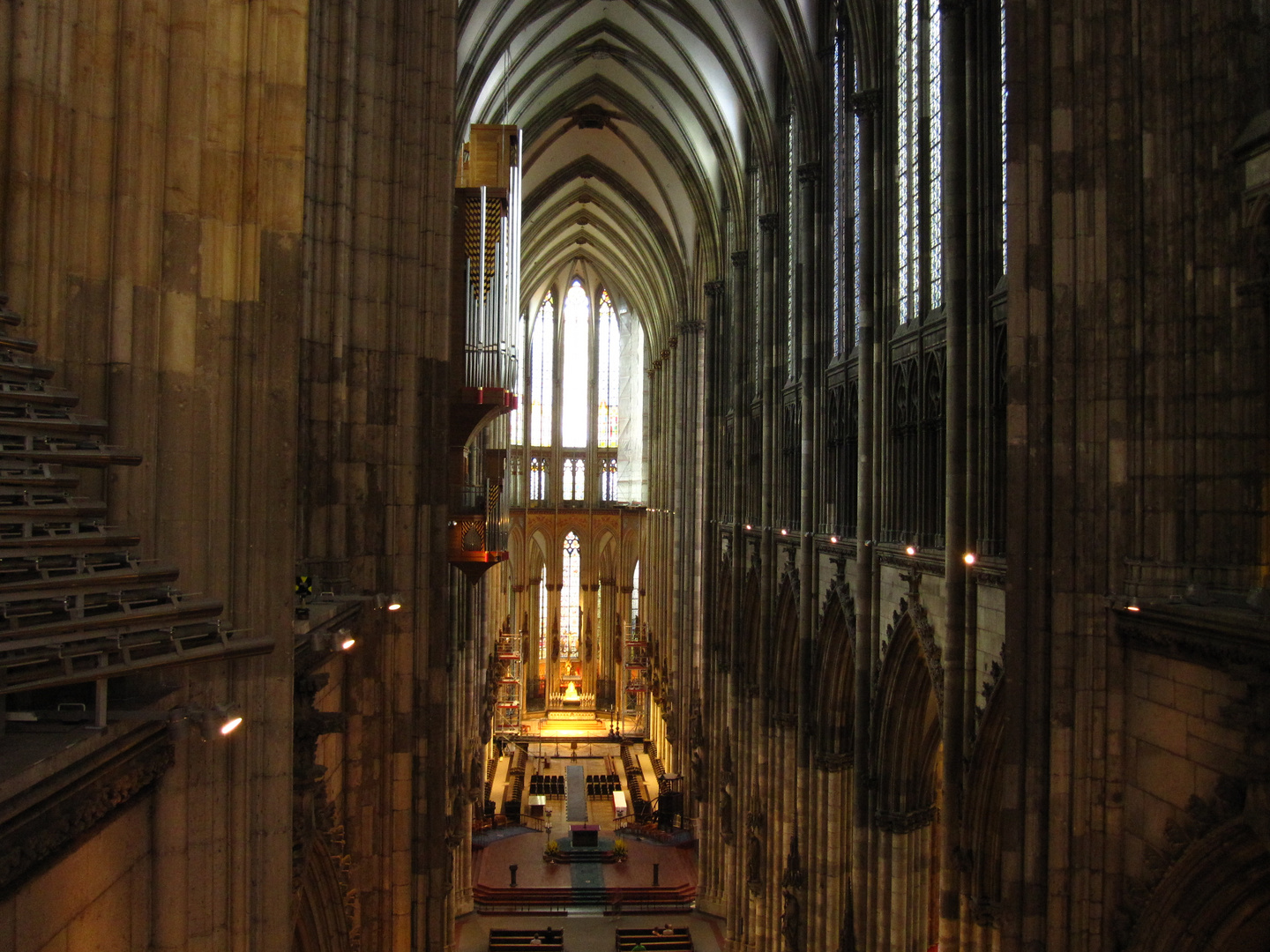 Blick ins Kirchenschiff des Kölner Doms Foto & Bild | architektur, sakralbauten, innenansichten ...