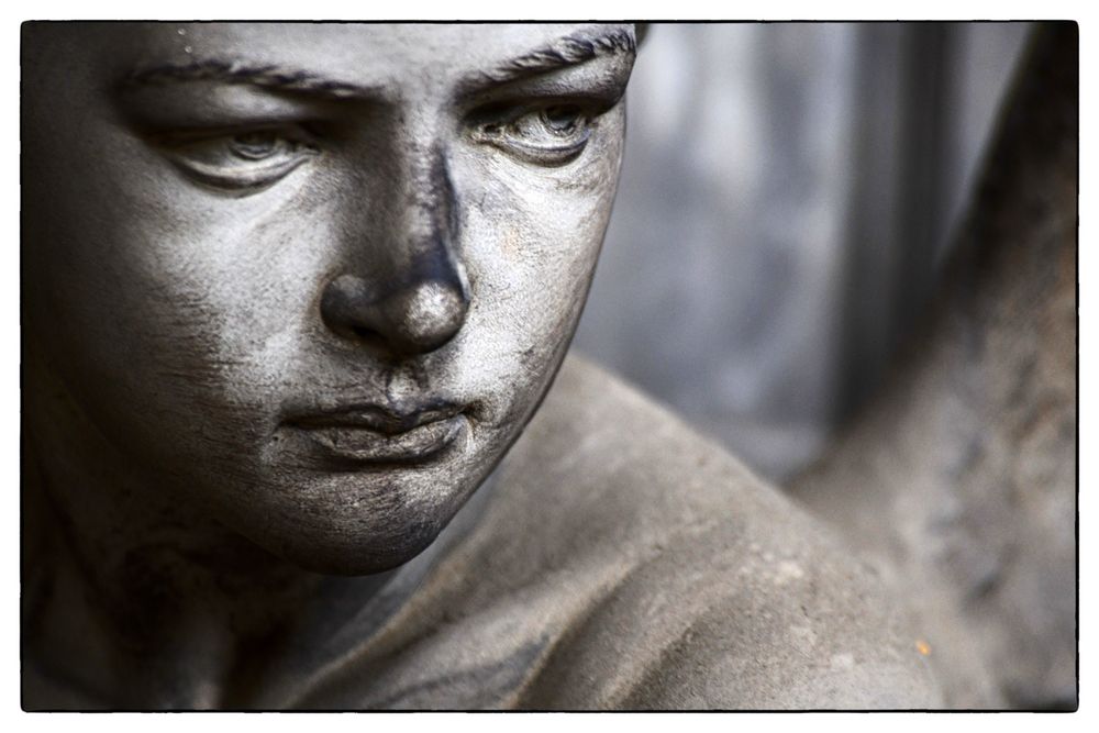 blick ins leere Foto & Bild | architektur, friedhöfe, kunstfotografie & kultur Bilder auf ...