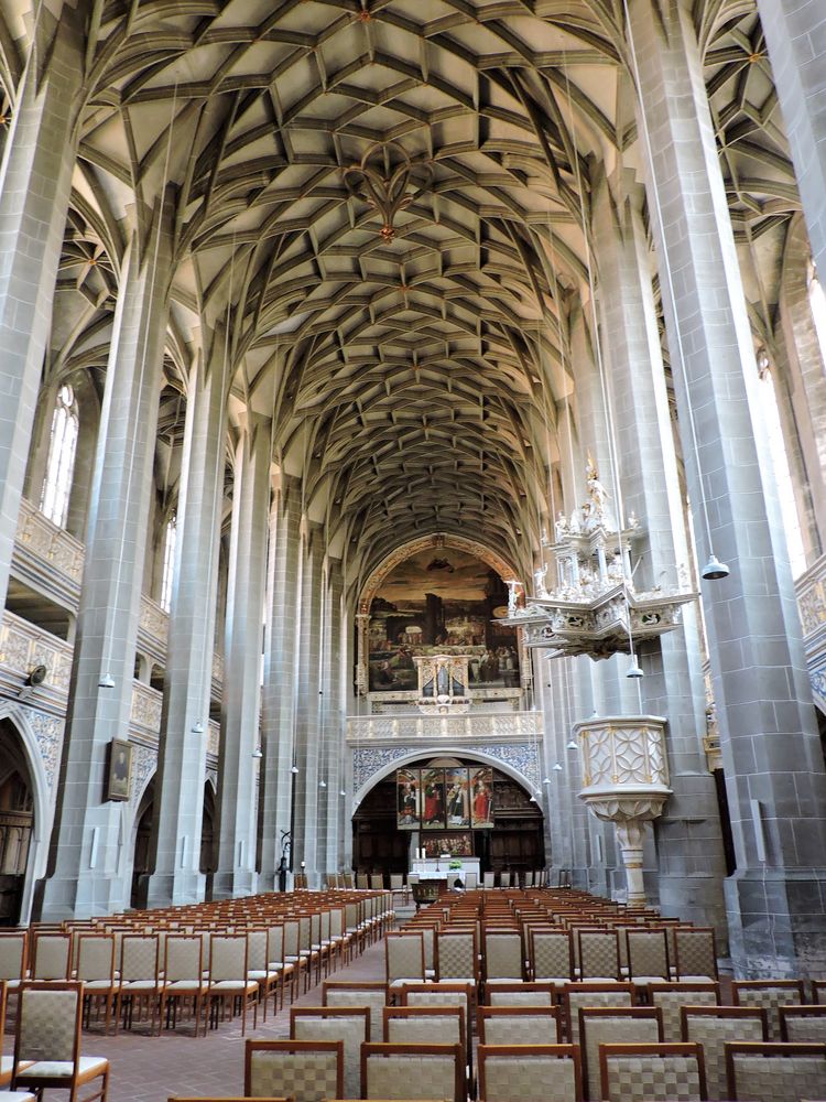 Blick ins Ostschiff der Marktkirche Unser Lieben Frauen in Halle an der ...