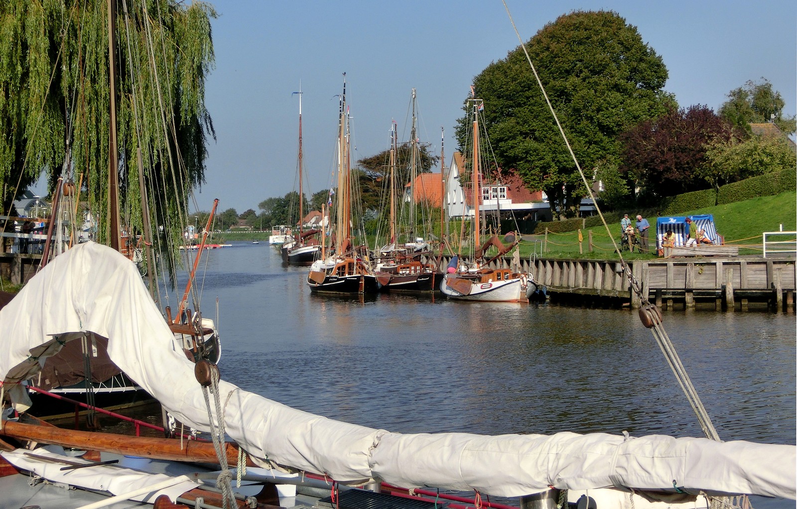 Blick über das weiße Segel Foto & Bild | landschaft, meer & strand ...
