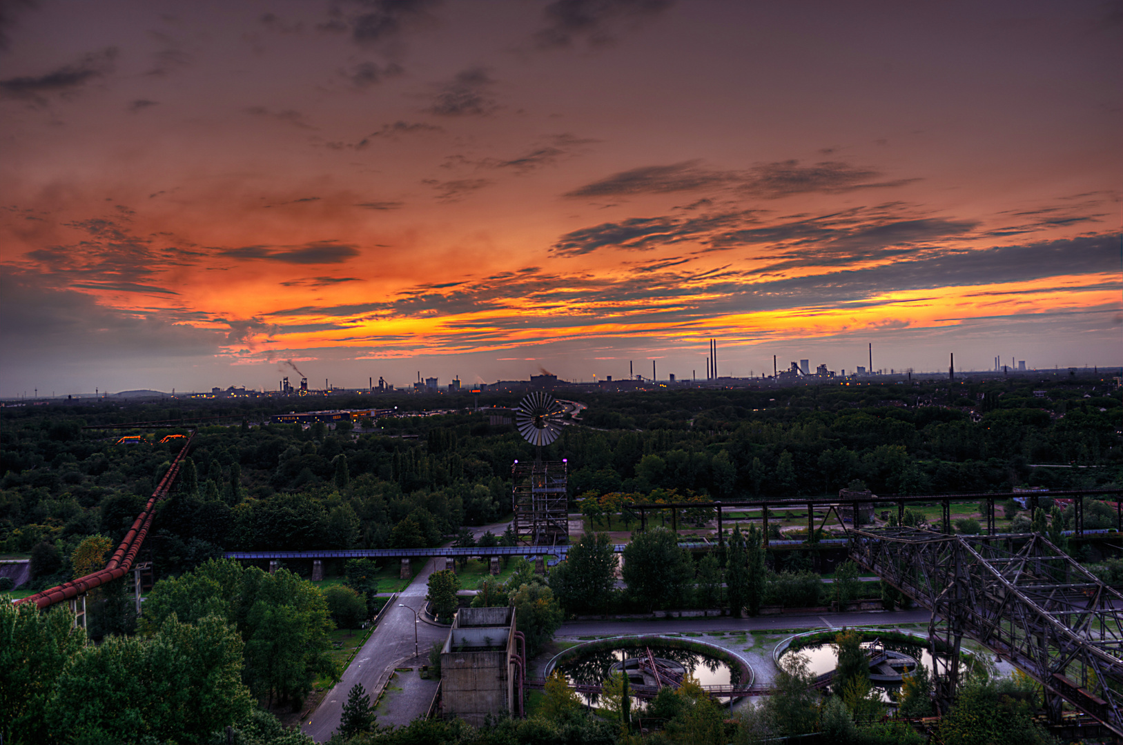 Blick über den Landschaftspark Duisburg Foto & Bild | deutschland ...