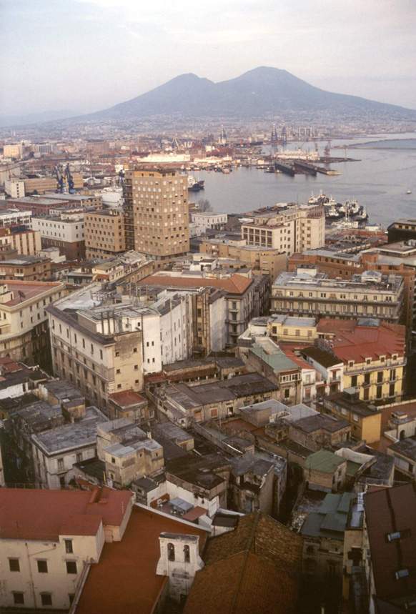 Blick über Neapel auf den Vesuv Foto & Bild | europe, italy, vatican ...