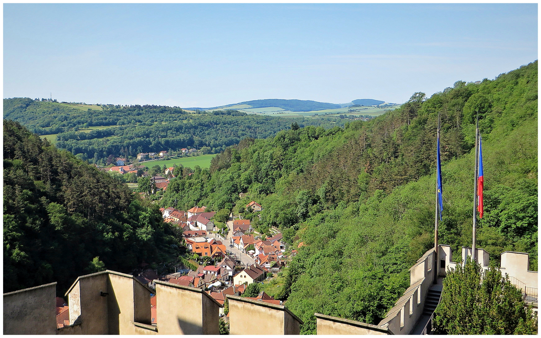 Blick von der Burg Karlstein Foto & Bild | landschaft, reisen, world ...