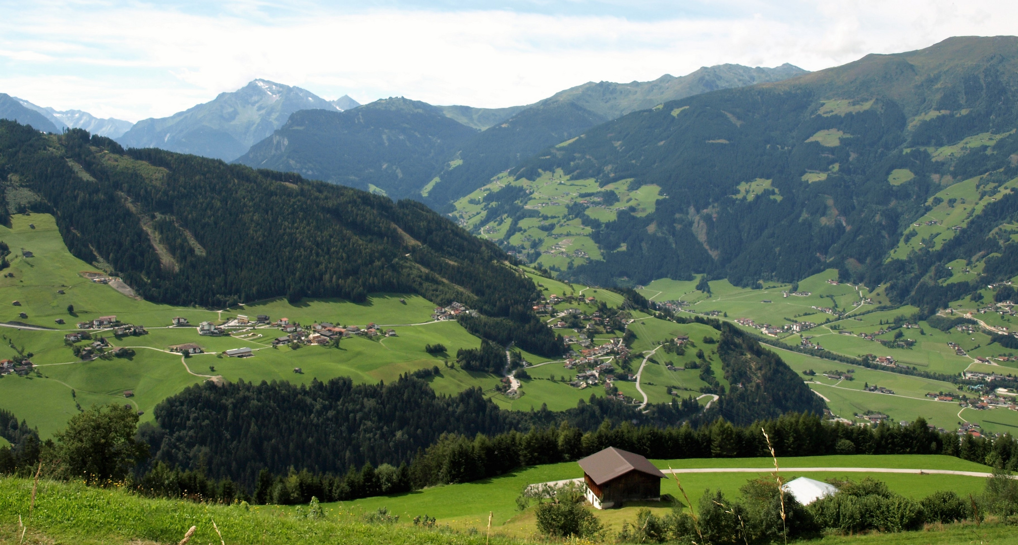 Blick von Hainzenberg auf das Zillertal Foto & Bild | europe ...