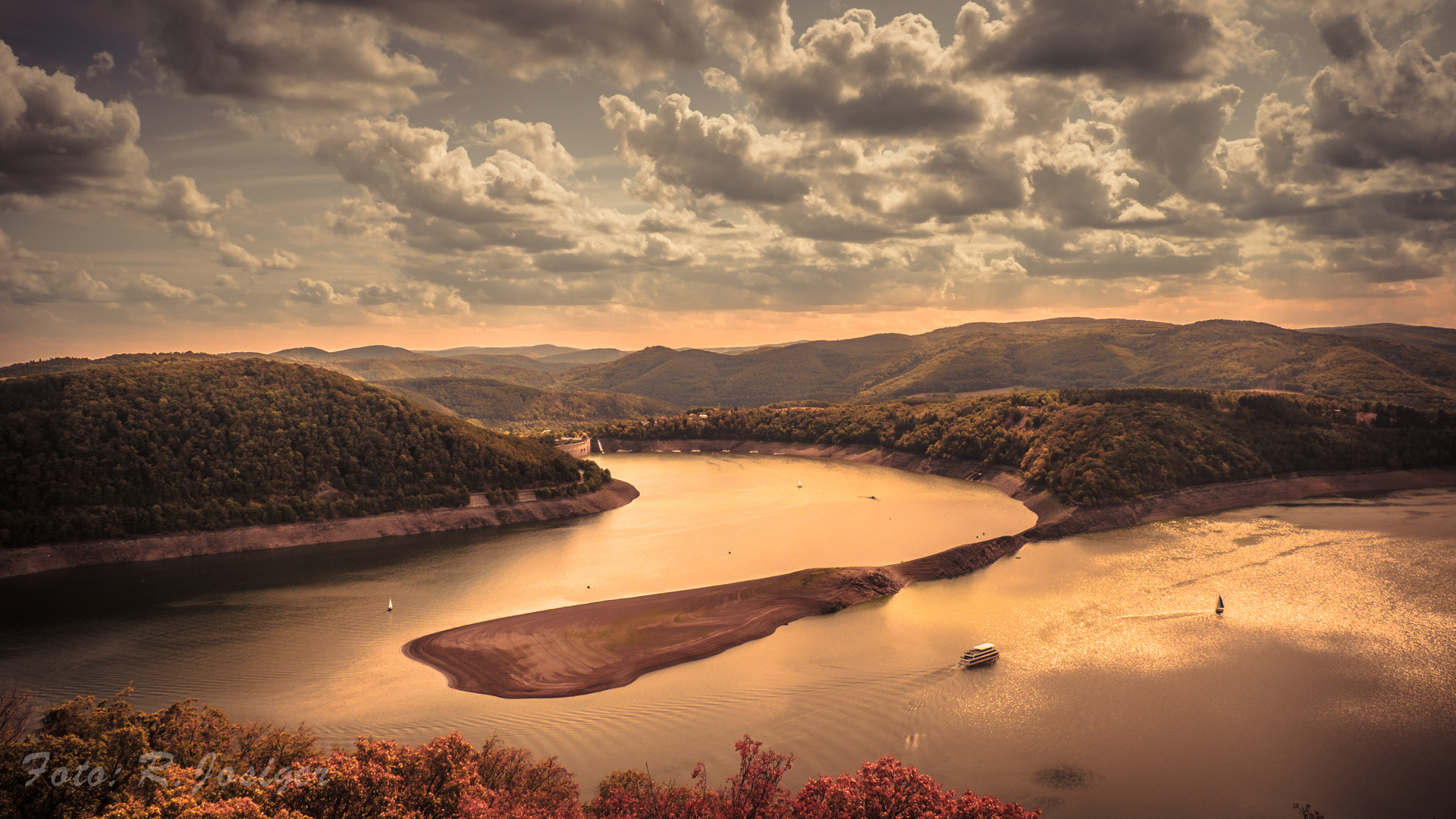 Blick von Schloss Waldeck über den Edersee Foto & Bild | landschaft ...
