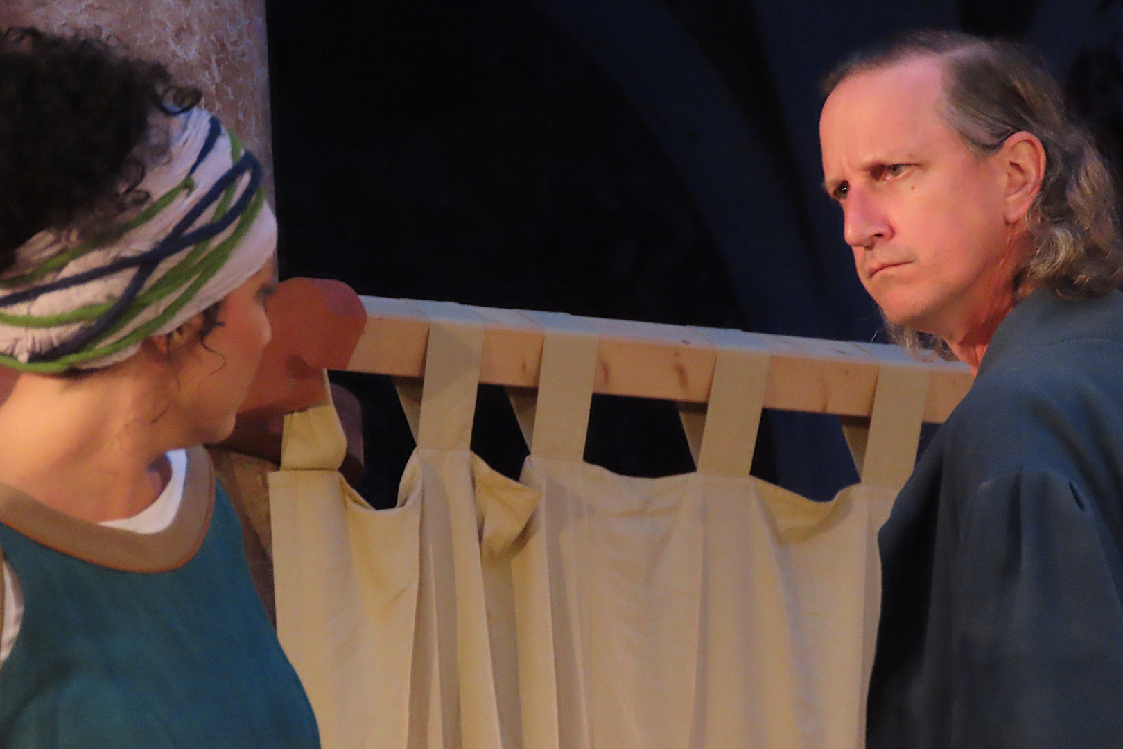 Blickduell Foto & Bild | erwachsene menschen, zwei menschen, mehrere menschen Bilder auf ...