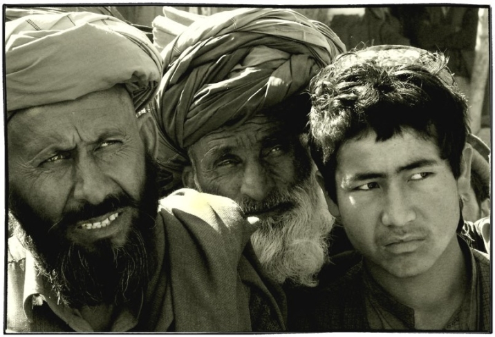 Blicke......... Foto & Bild | erwachsene menschen, die parade der ...