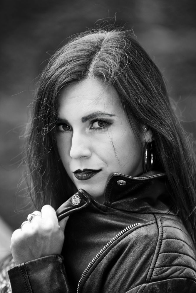 Blickkontakt... Foto & Bild | portrait, portrait frauen, outdoor Bilder auf fotocommunity