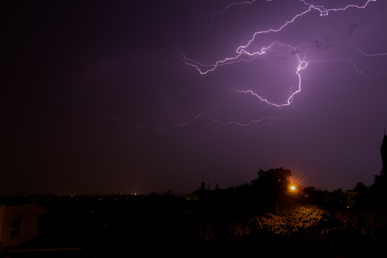 Blitze über Köln Foto & Bild | gewitterfotos, wetter, gewitterfront ...