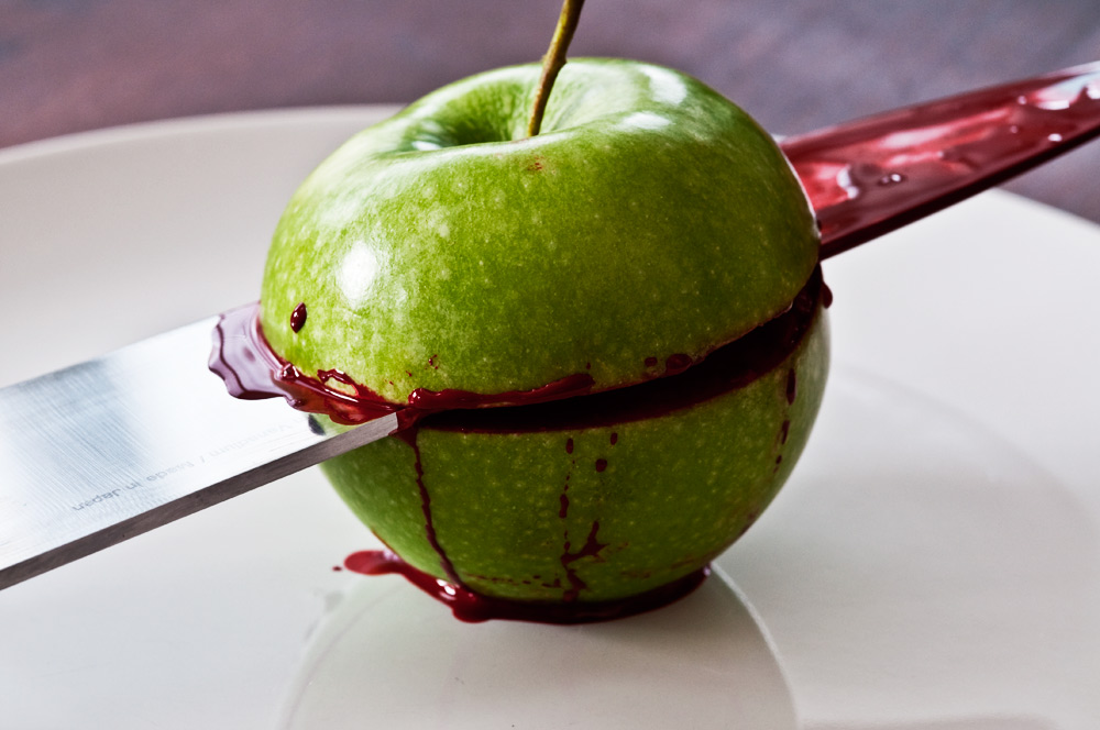 Bloody Apple Foto & Bild | stillleben, motive Bilder auf fotocommunity