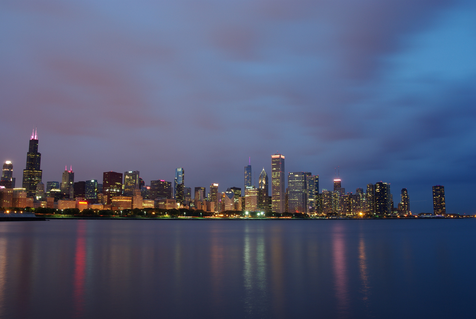 blue hour Foto & Bild | architektur, architektur bei nacht, motive ...