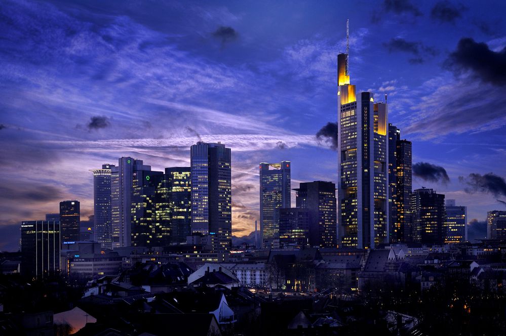 blue mainhattan Foto & Bild | architektur, stadtlandschaft, skylines ...