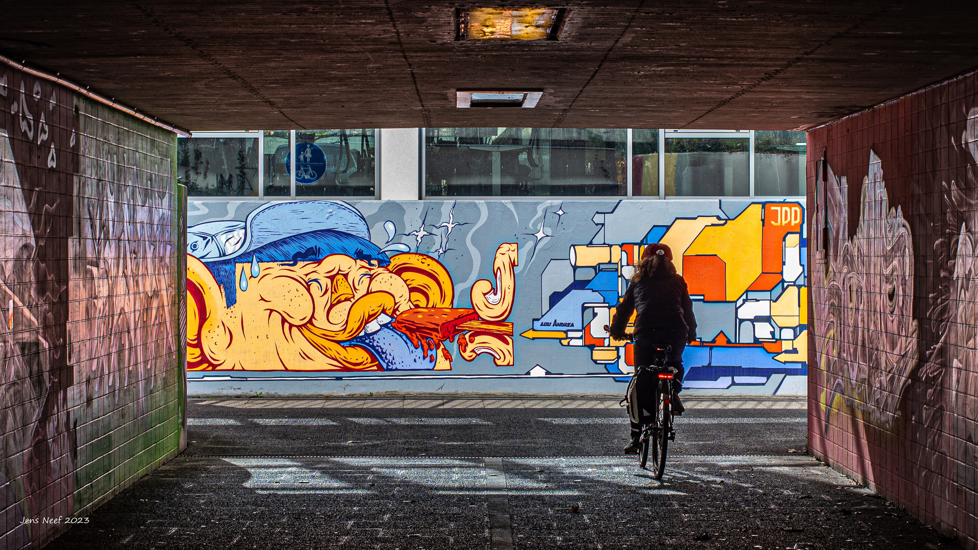 Blue Monday in OG Foto & Bild | streetart, graffiti & tags, streetfotografie mit menschen ...