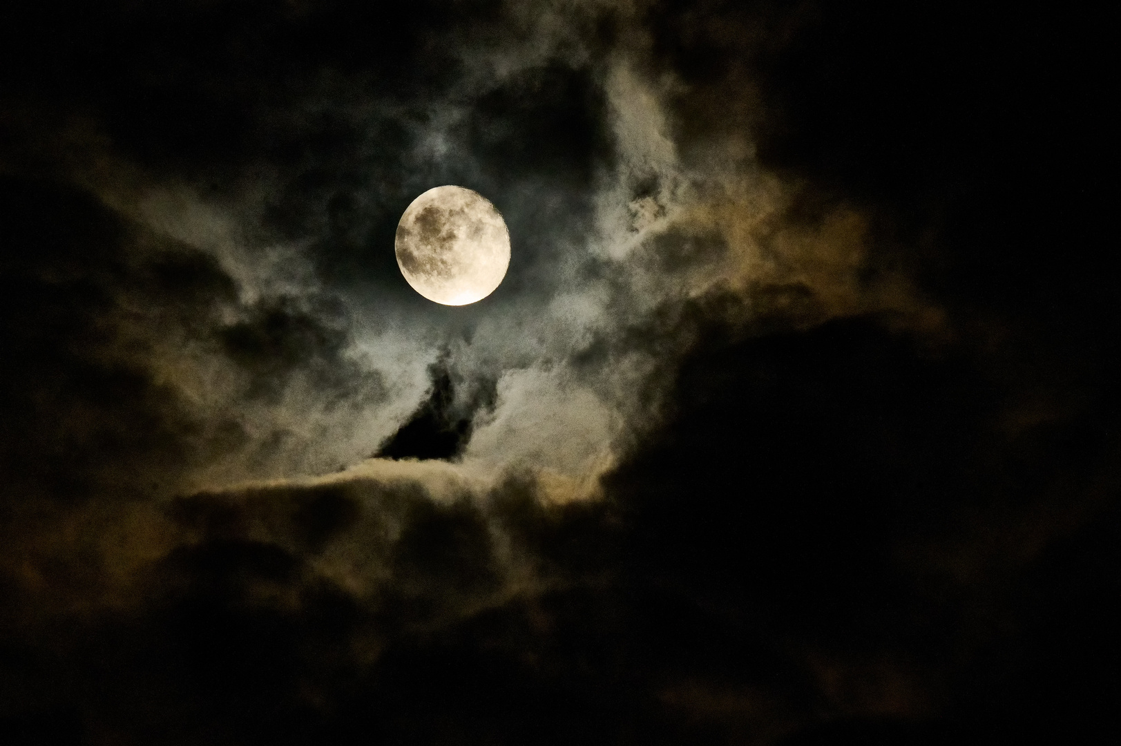 Blue Moon. Foto & Bild | himmel, wolken, himmel & universum Bilder auf ...