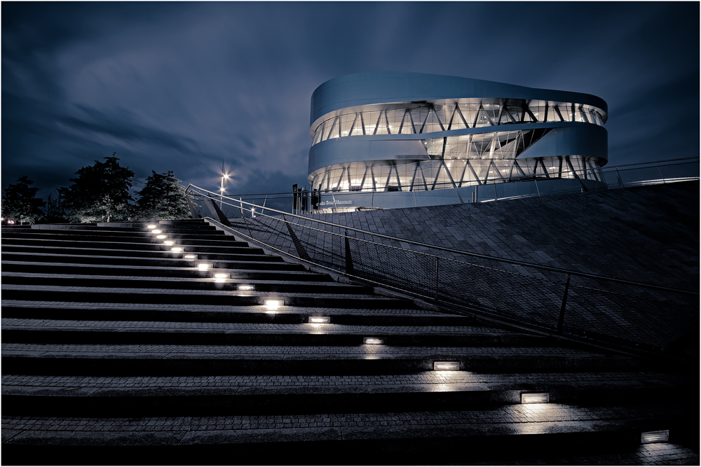 Blue Museum Foto & Bild | fotokunst, monochrome fine art, monochrome ...