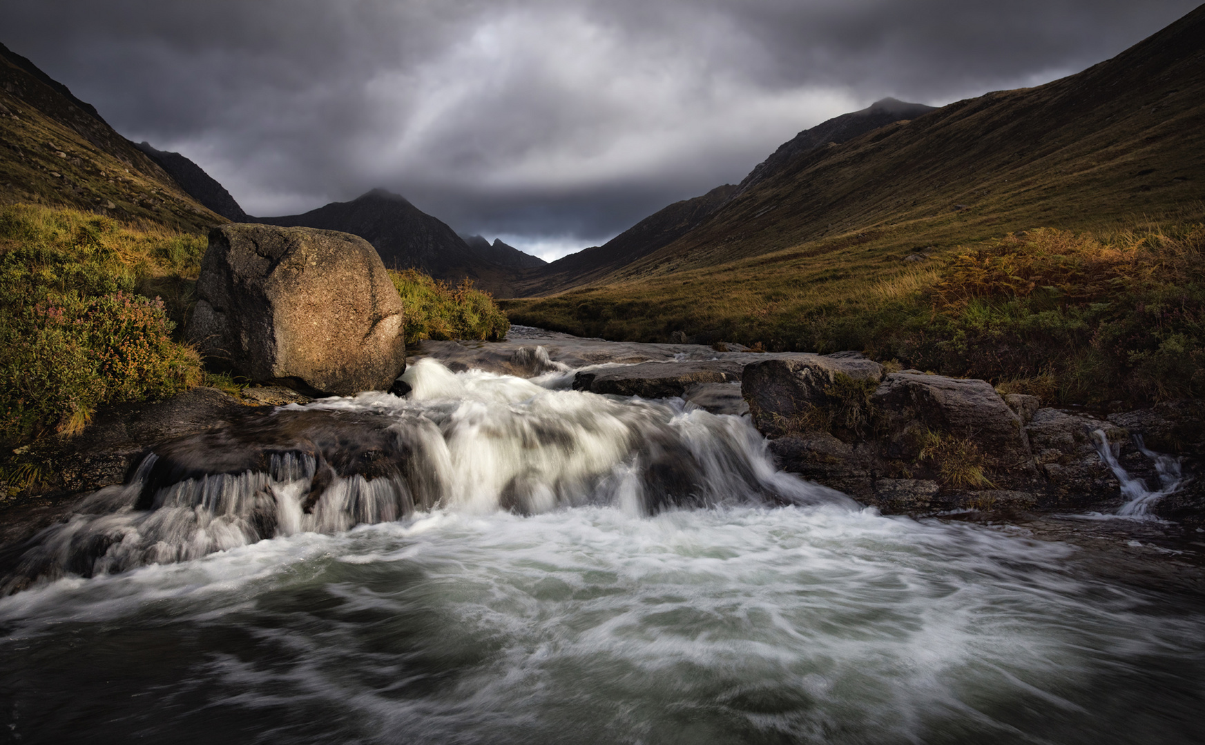 Blue Pool Foto & Bild | outdoor, wasser, schottland Bilder auf ...
