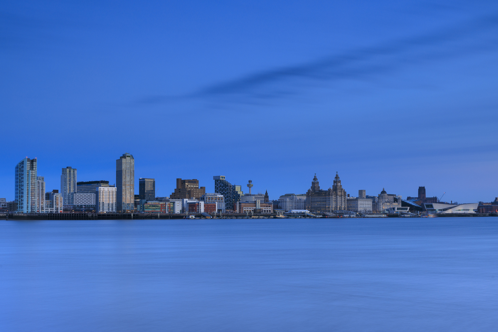 Blue Skyline ... Foto & Bild | europe, united kingdom & ireland ...