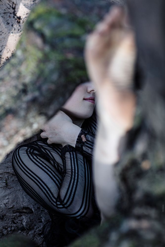 body&tree -I- Foto & Bild | outdoor, portrait, frau Bilder auf fotocommunity