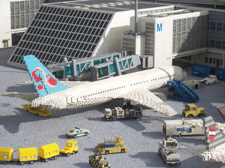 Boeing 767 im LEGOland Foto & Bild | luftfahrt, verkehr & fahrzeuge ...