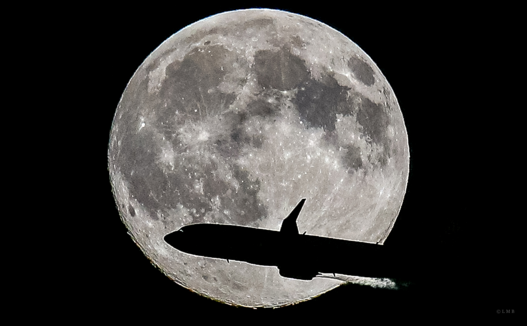 Boeing into the Moon Foto & Bild | world, berlin, natur Bilder auf ...