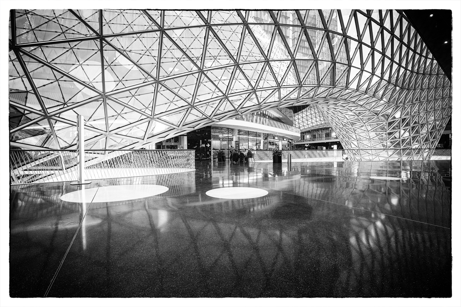 Bogen.Spannend Foto & Bild | architektur, monochrom, motive Bilder auf ...