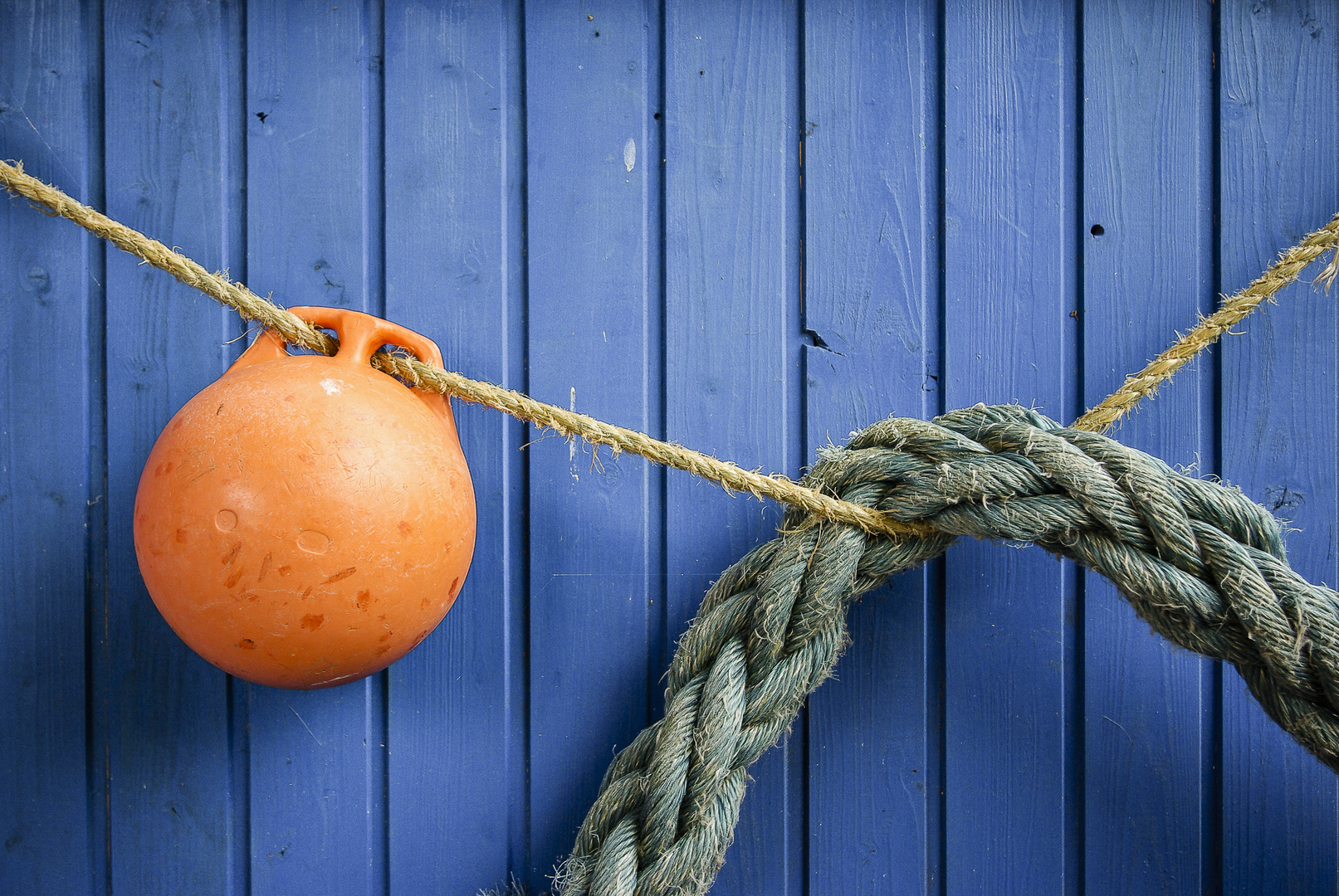 Boje Foto & Bild | ostseeküste, blau, orange Bilder auf fotocommunity