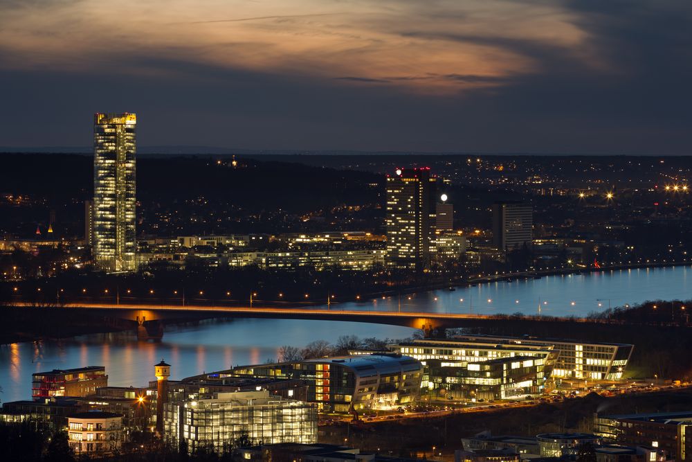 Bonn bei Nacht II Foto & Bild | architektur, stadtlandschaft ...