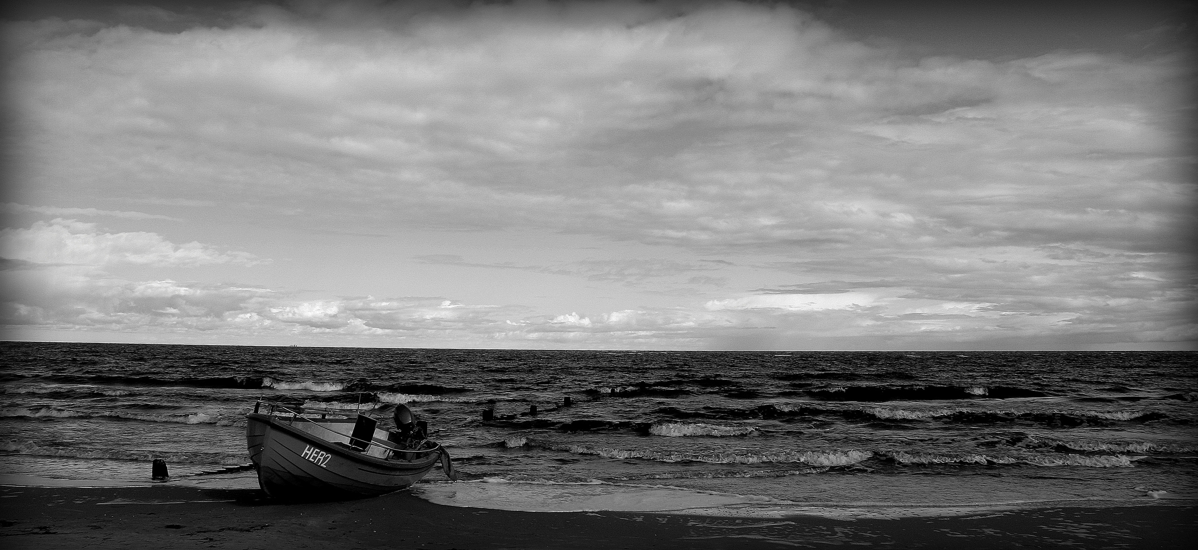 Boot am Strand II Foto & Bild | natur Bilder auf fotocommunity