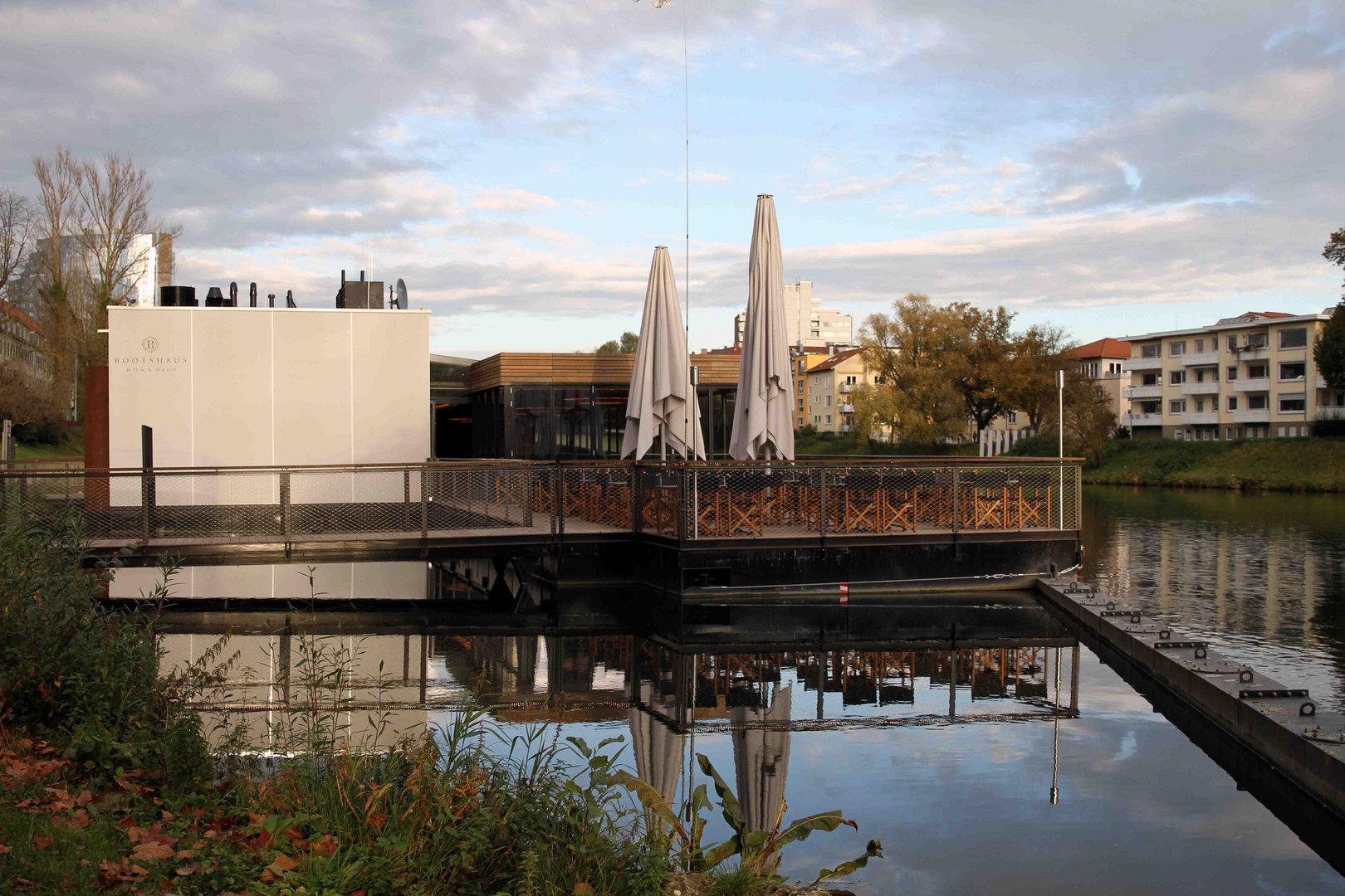 Bootsgaststätte am Ulmer Donauufer Foto & Bild | deutschland, europe ...