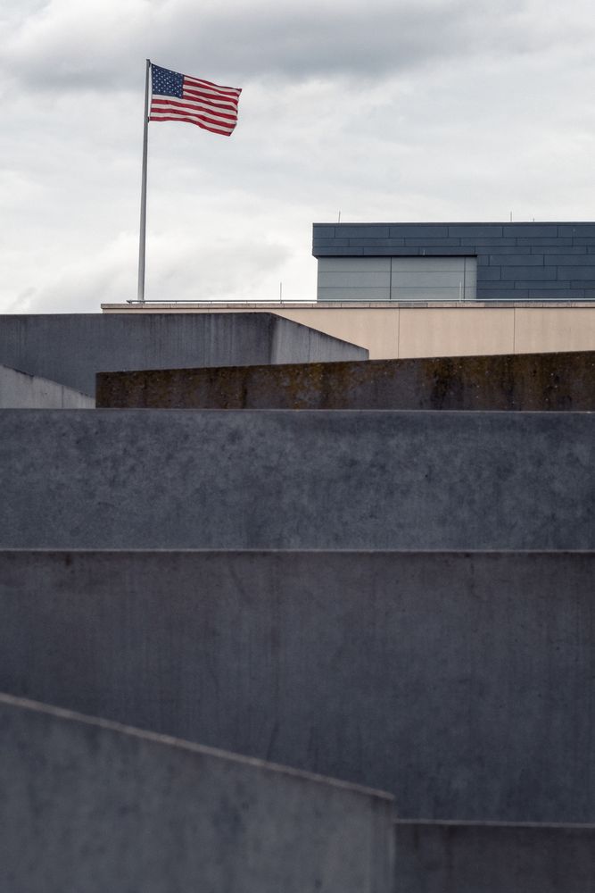 Botschaft (auch) für die USA Foto & Bild | berlin, deutschland, mahnmal ...