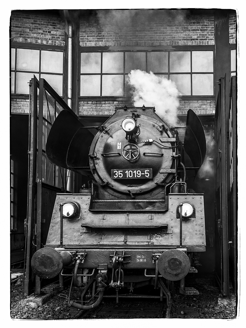 BR 35 1019-5 in SW Foto & Bild | historische eisenbahnen, museale ...