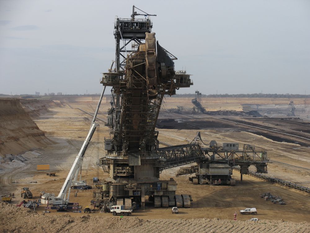 Braunkohlebagger 258 Foto & Bild | industrie und technik, bergbau ...