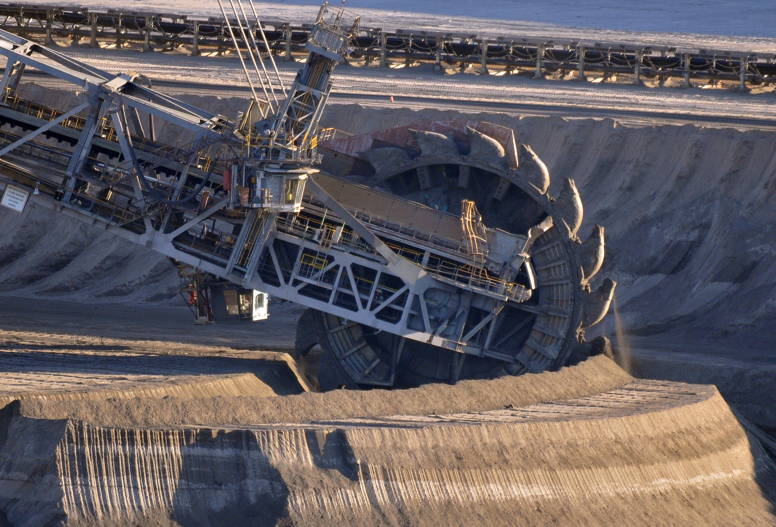 Braunkohlebagger im Tagebau Garzweiler Foto & Bild | tagebau ...