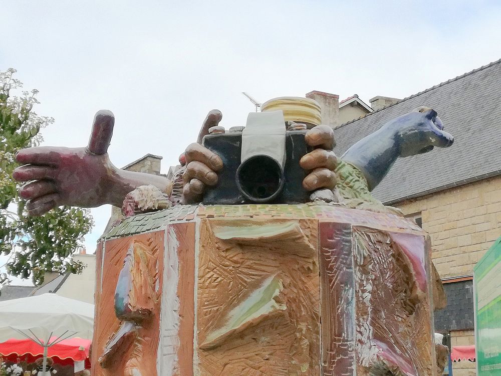 Bretagne, Matignon .. Détail de la fontaine photo et image | france ...