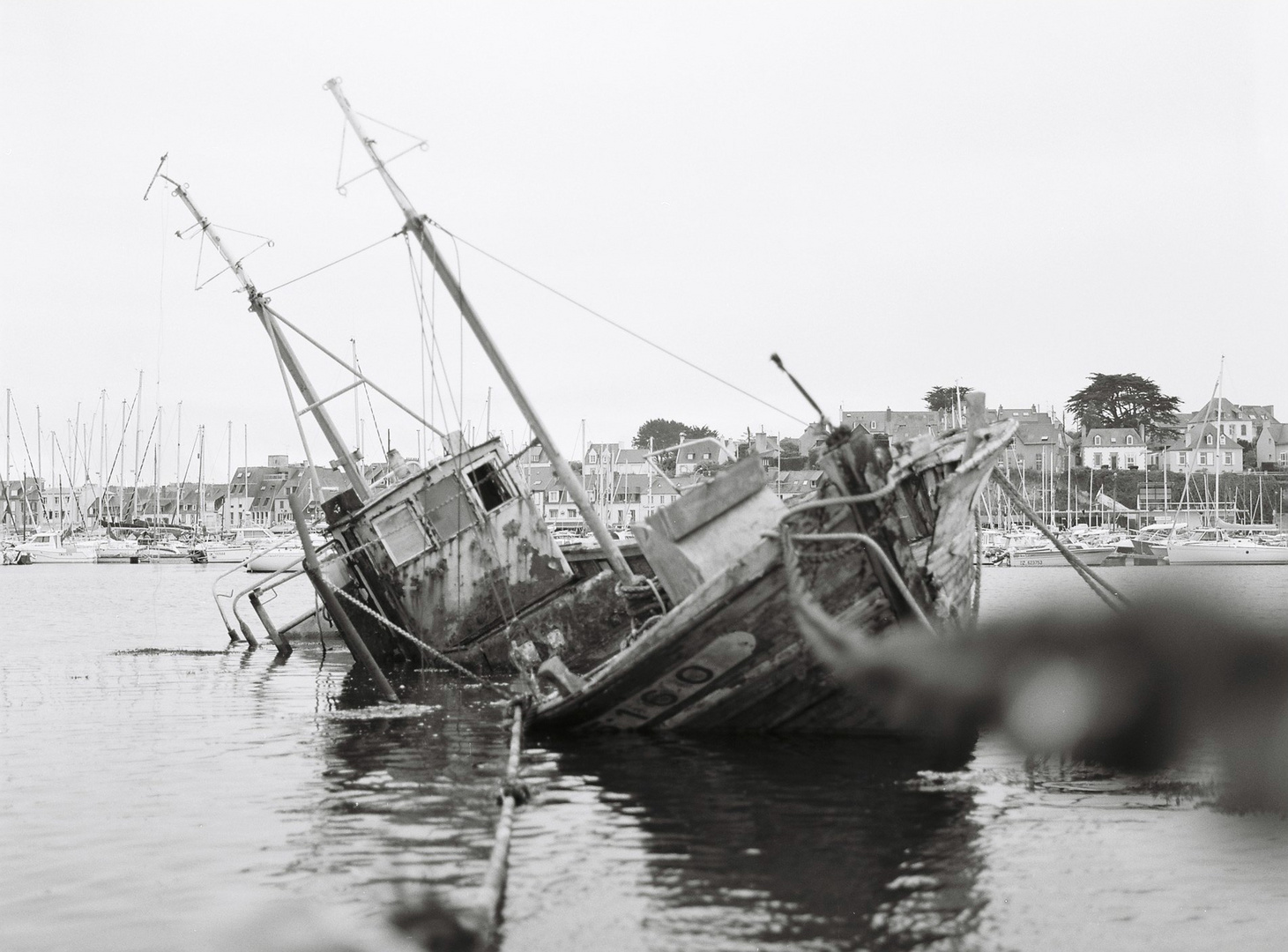 Bretagne Schiffswrack Foto & Bild | nature, meer küste hafen, world ...