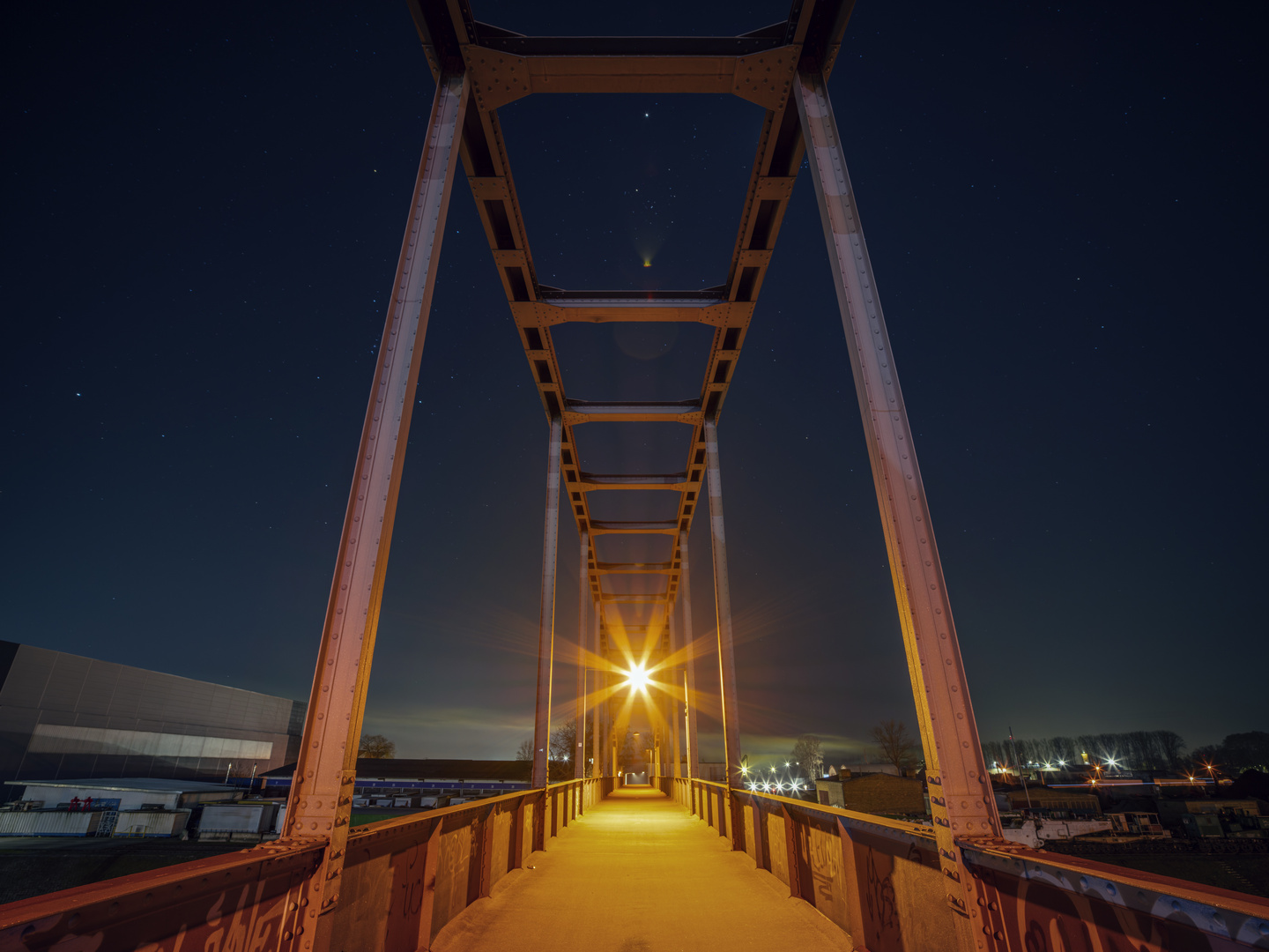 Bridge into the light Foto & Bild | industrie und technik, industrie ...