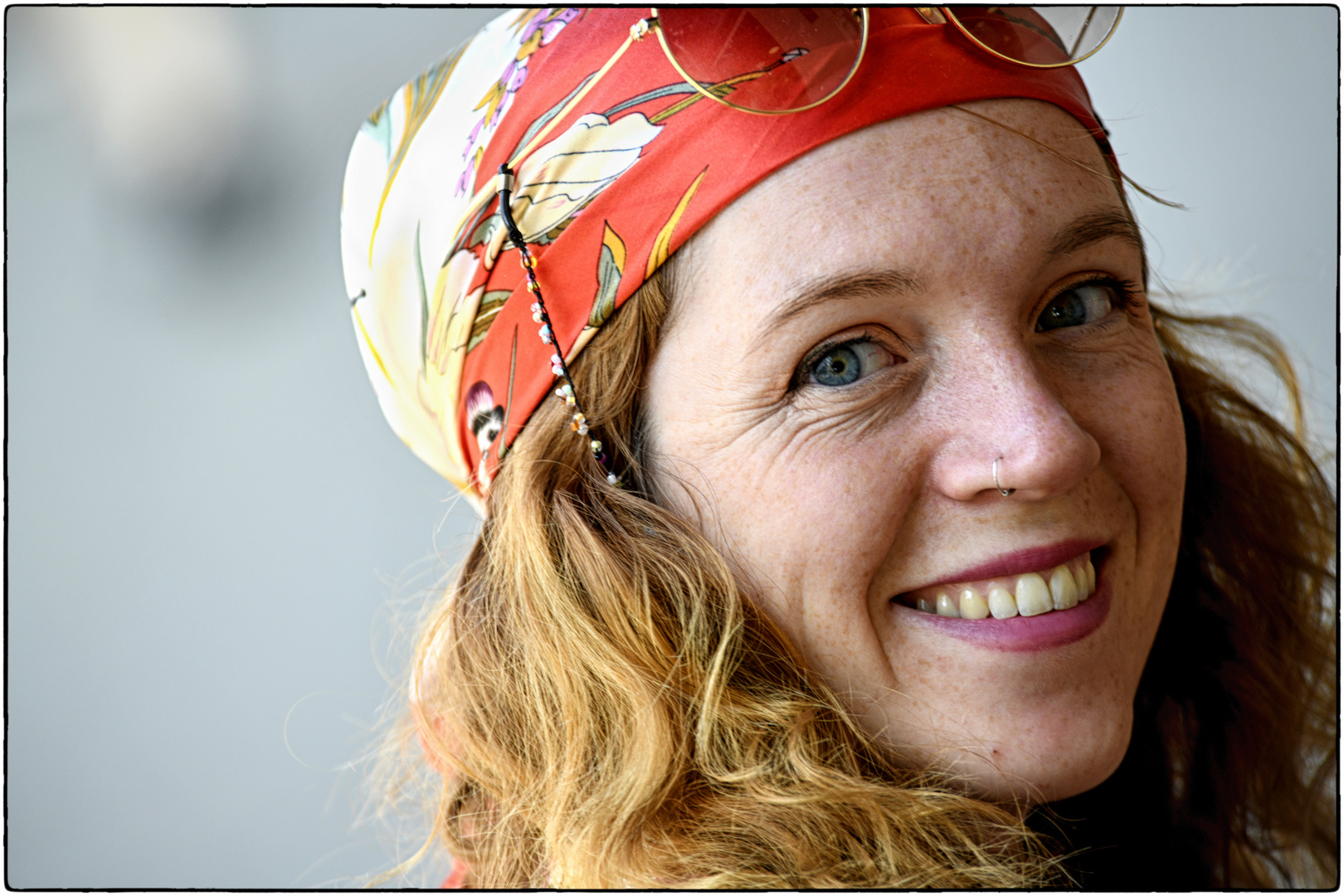 bright smile Foto & Bild | portrait, streetfotografie mit menschen, portrait frauen Bilder auf ...
