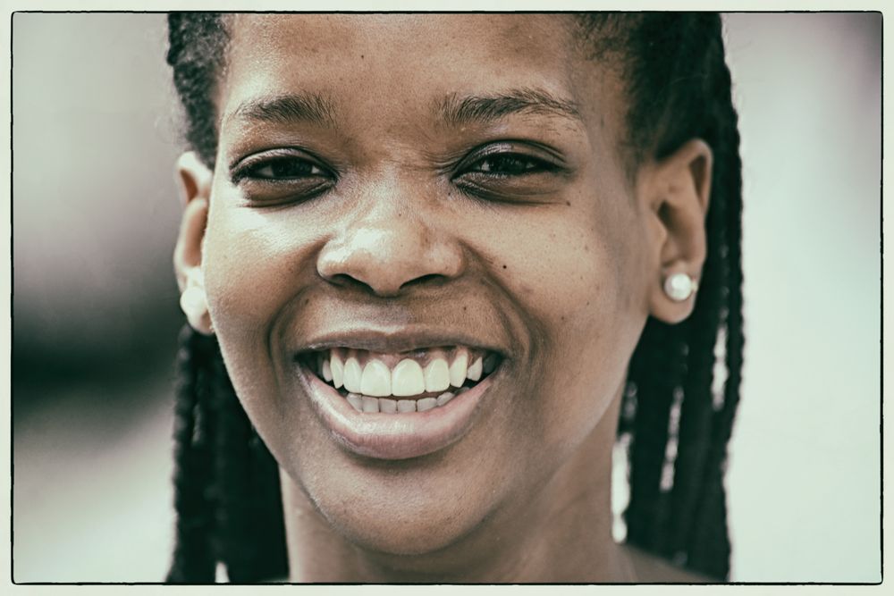 bright smile Foto & Bild | portrait, streetfotografie mit menschen ...