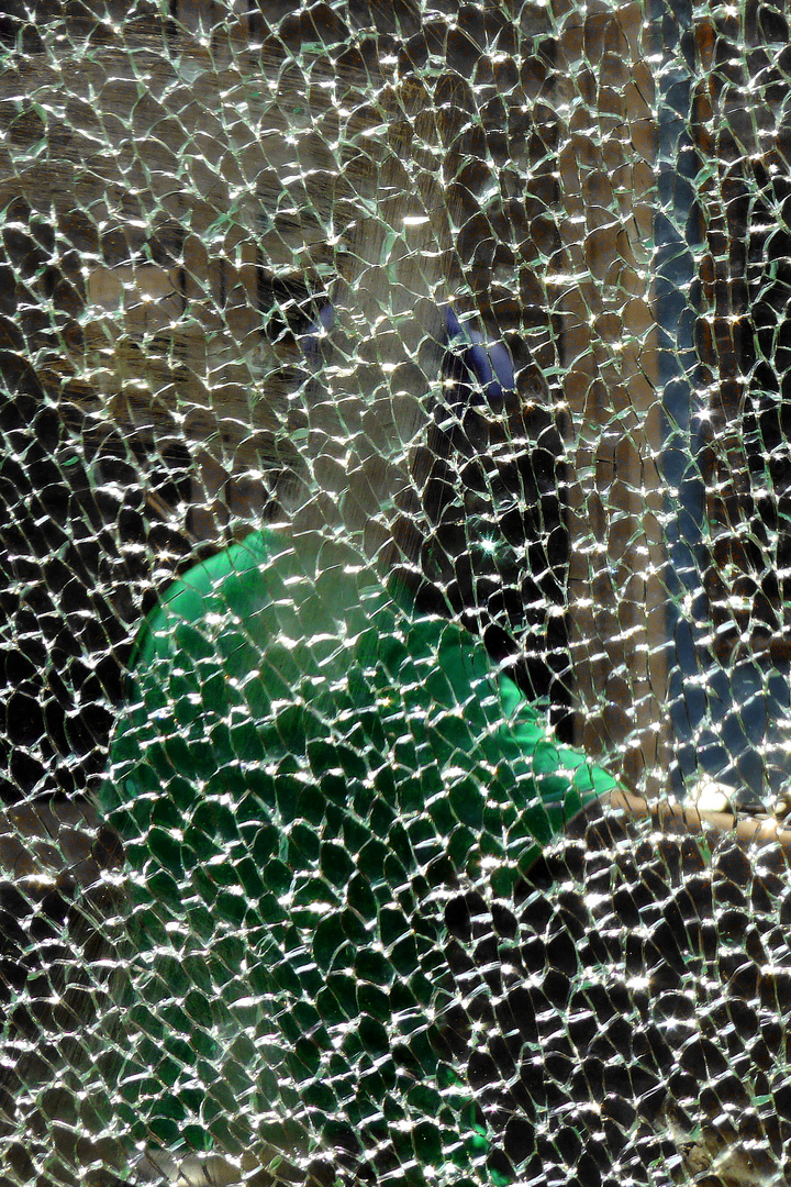 Broken glass Foto & Bild | div, motive Bilder auf fotocommunity