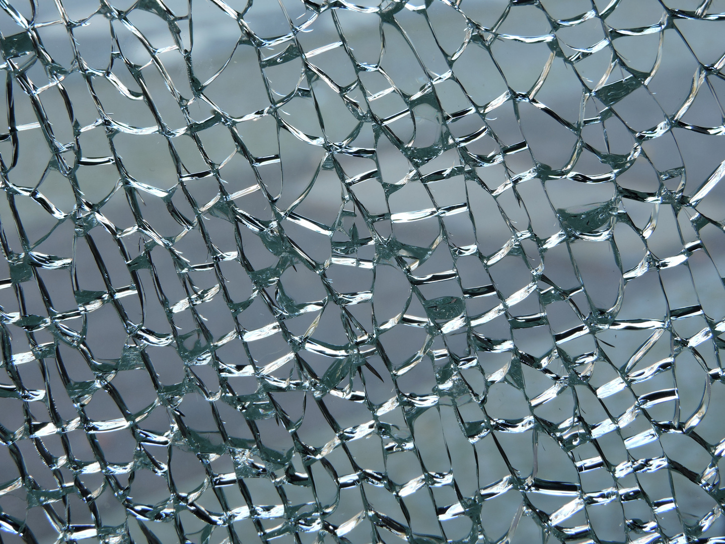 Broken glass Foto & Bild | abstraktes, strukturen, splitter Bilder auf ...